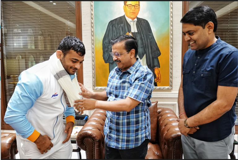 Delhi’s wrestler Deepak Punia meets CM Arvind Kejriwal; expresses ...